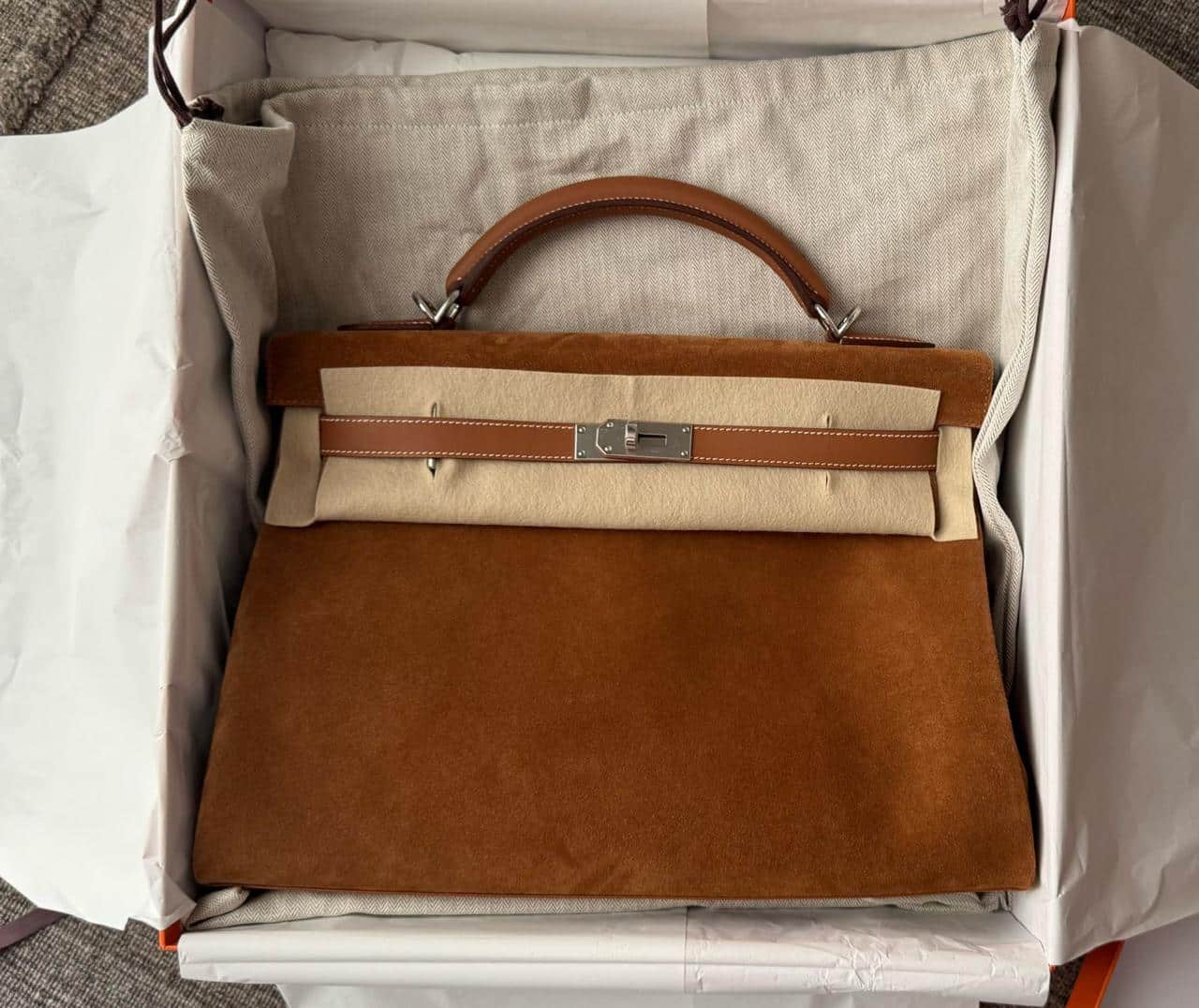Hermes Kelly 42 Maxi Gold Grizzly PHW | The Luxury Flavor