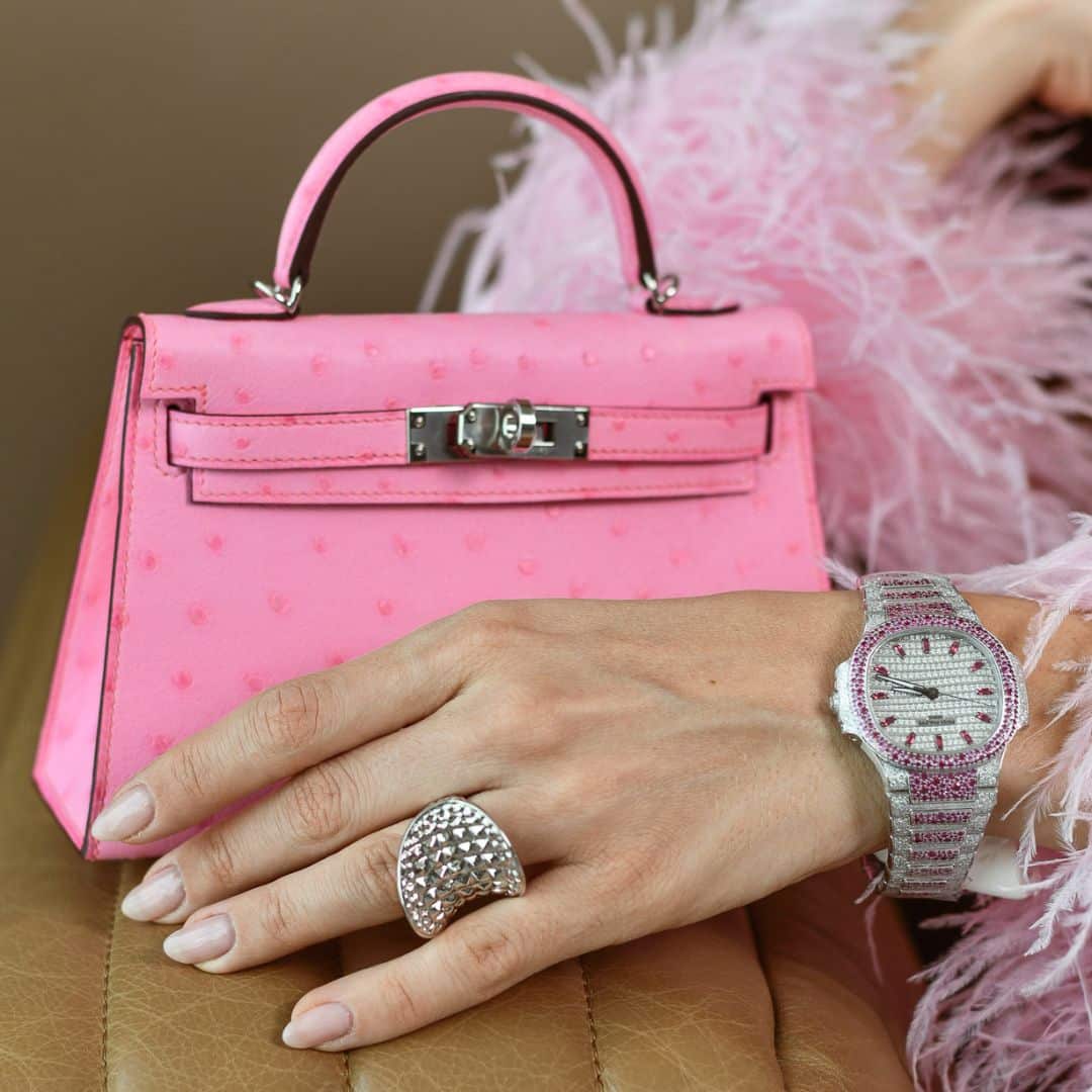 6 – Women Watches – The Luxury Flavor